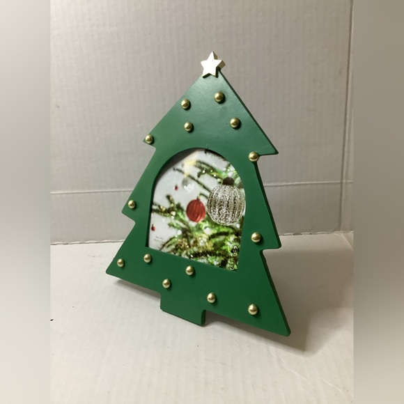 Accents | Isaac Jacobs Christmas Tree Green Golden Accents Picture ...